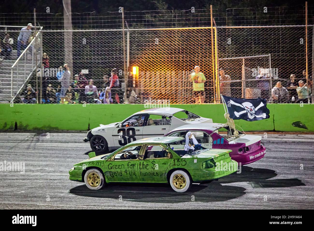 38 Lap Enduro. Motorcycles. Monster Truck. Van Derby. Burnout. Skid-car ...
