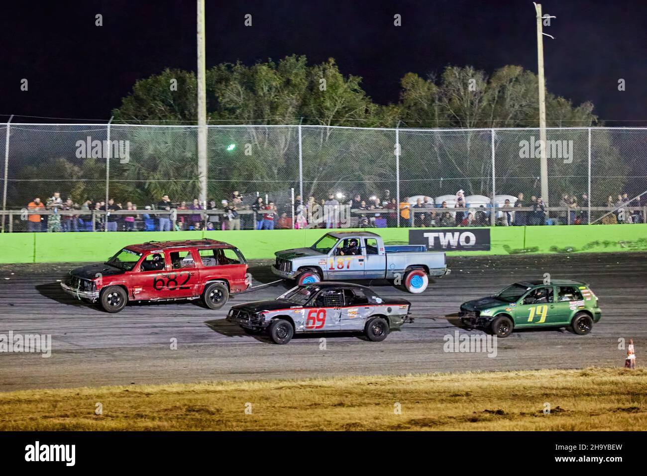 38 Lap Enduro. Motorcycles. Monster Truck. Van Derby. Burnout. Skid-car ...