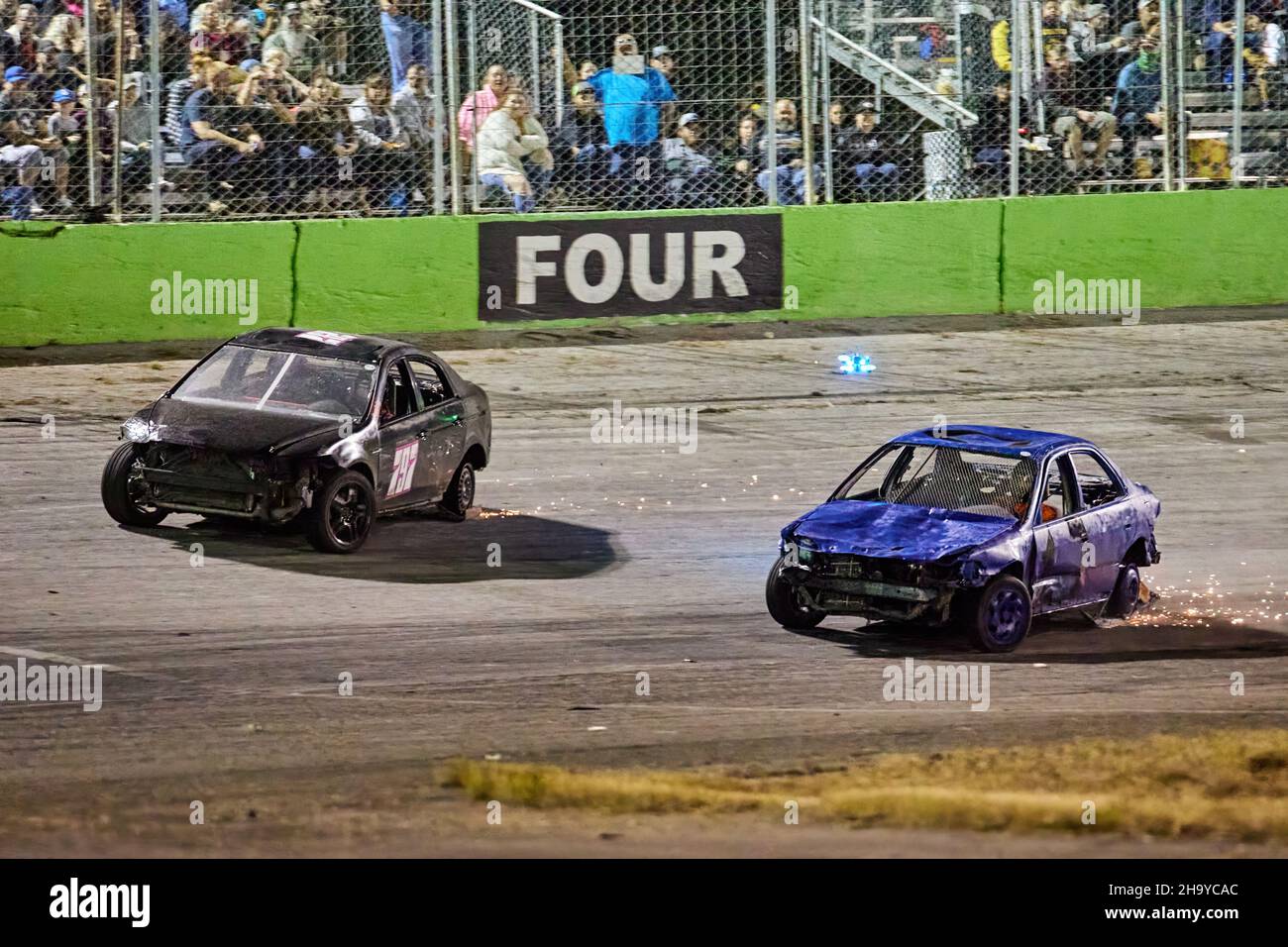 38 Lap Enduro. Motorcycles. Monster Truck. Van Derby. Burnout. Skid-car ...