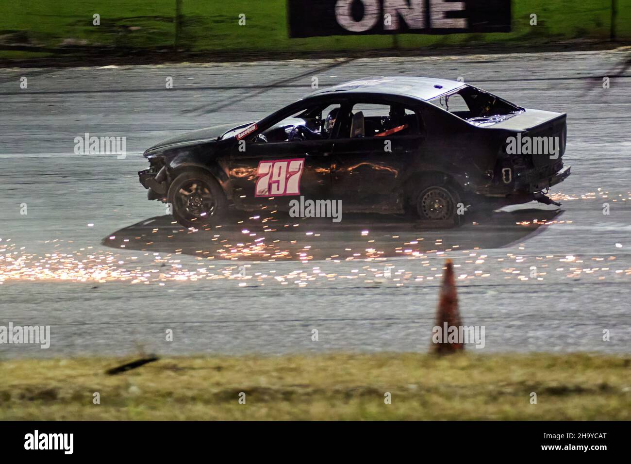 38 Lap Enduro. Motorcycles. Monster Truck. Van Derby. Burnout. Skid-car ...