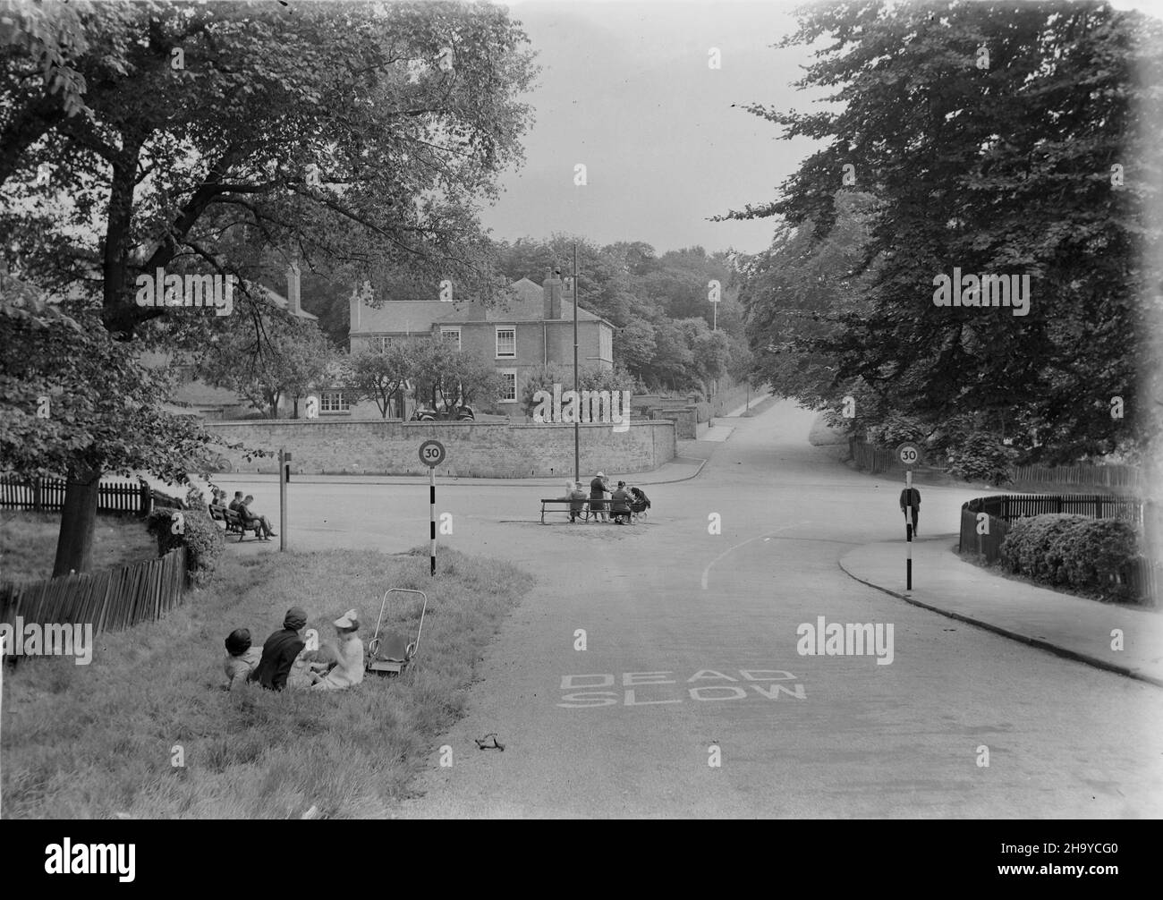 0ld 30mph Road Signs Hi res Stock Photography And Images Alamy 0ld-30mph-road-signs-hi-res-stock-photography-and-images-alamy