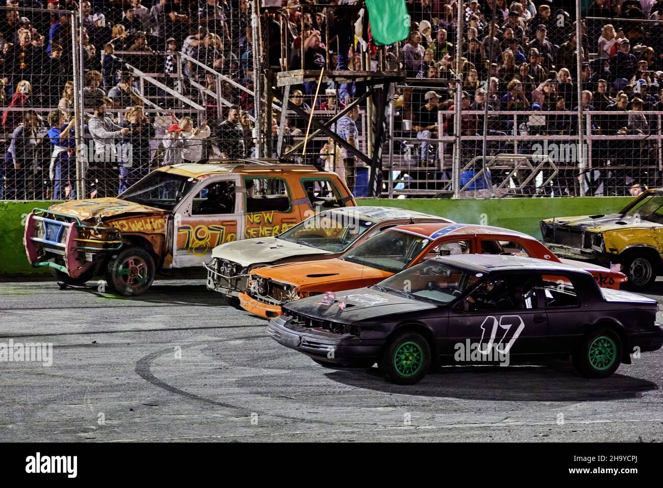 38 Lap Enduro. Motorcycles. Monster Truck. Van Derby. Burnout. Skid-car ...