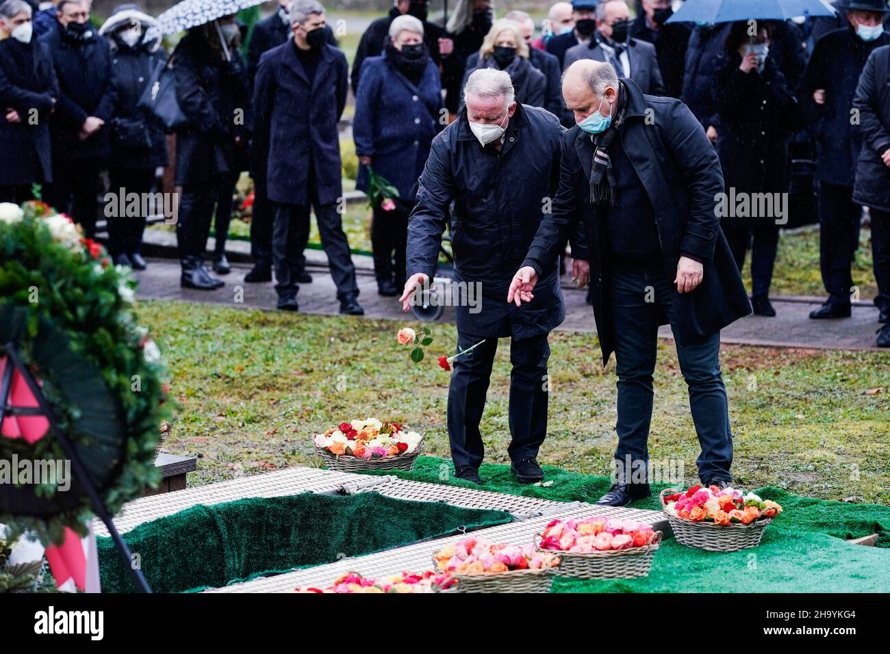 09 December 2021, Rhineland-Palatinate, Bruchmühlbach-Miesau: Football ...