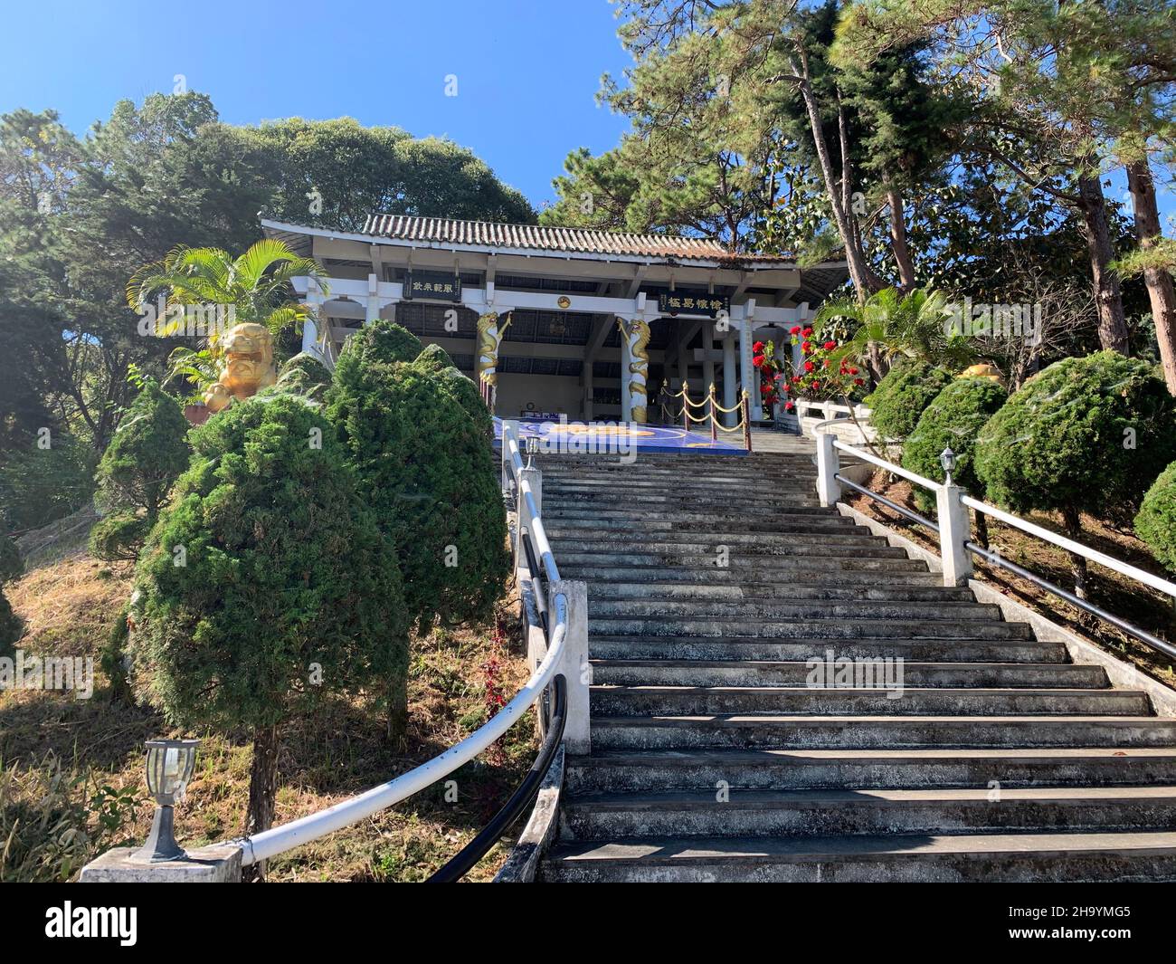 tomb of General Tuan Hsi-wen in northern thailand, The village of ...