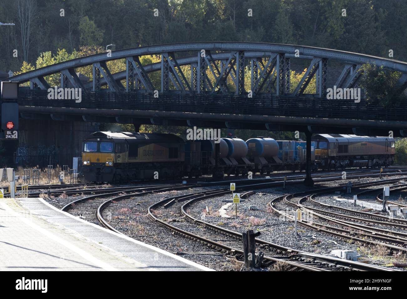 Colas Rail Freight Train, Engine No: 66846, passing through the Railway ...