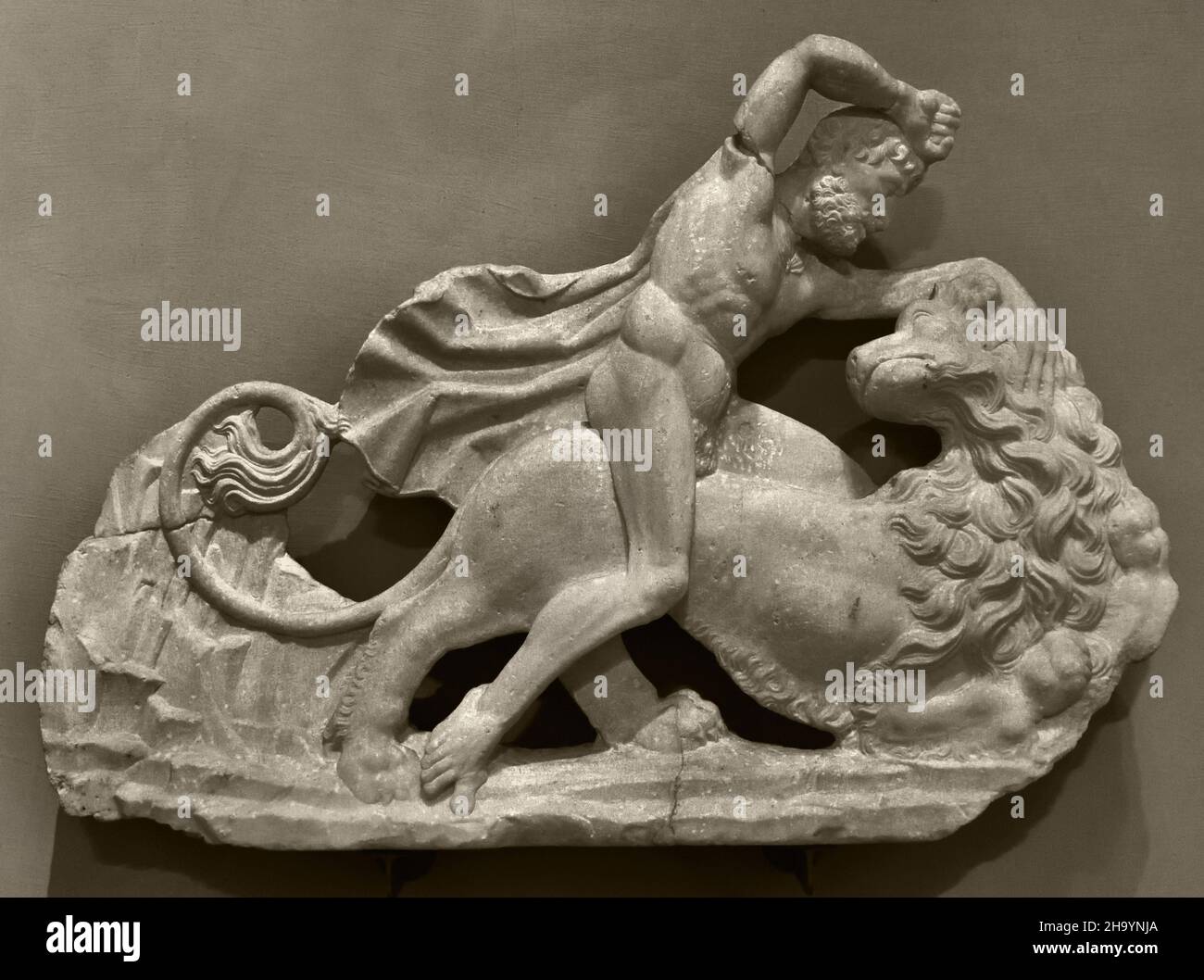Hercules god lion hi-res stock photography and images - Alamy