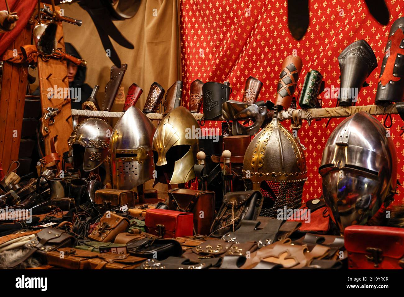Medieval helmets hi-res stock photography and images - Alamy