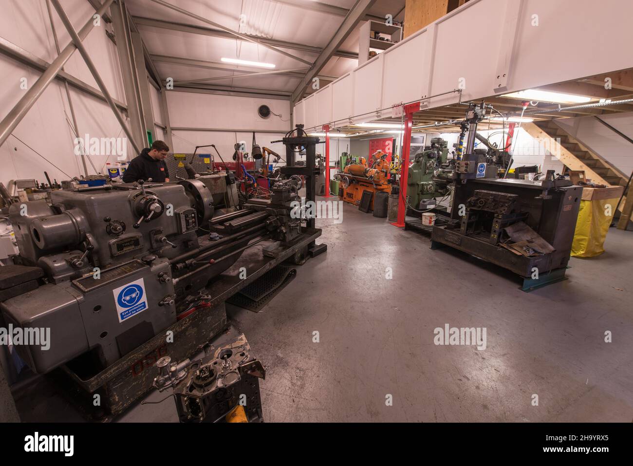 Engineering workshop hi-res stock photography and images - Alamy