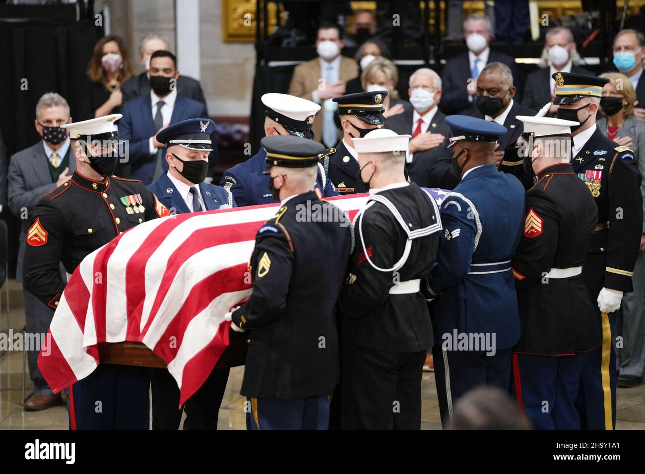 The casket of former Senator Bob Dole (R-KS) arrives to lie in state at ...