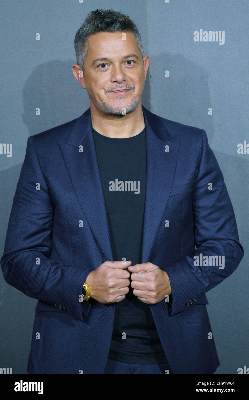 Madrid, Spain. 09th Dec, 2021. The singer Alejandro Sanz, poses during the presentation of his ...