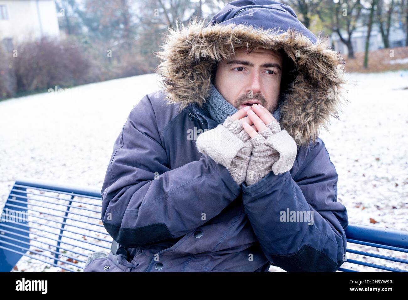 Freezing cold outdoors hi-res stock photography and images - Alamy