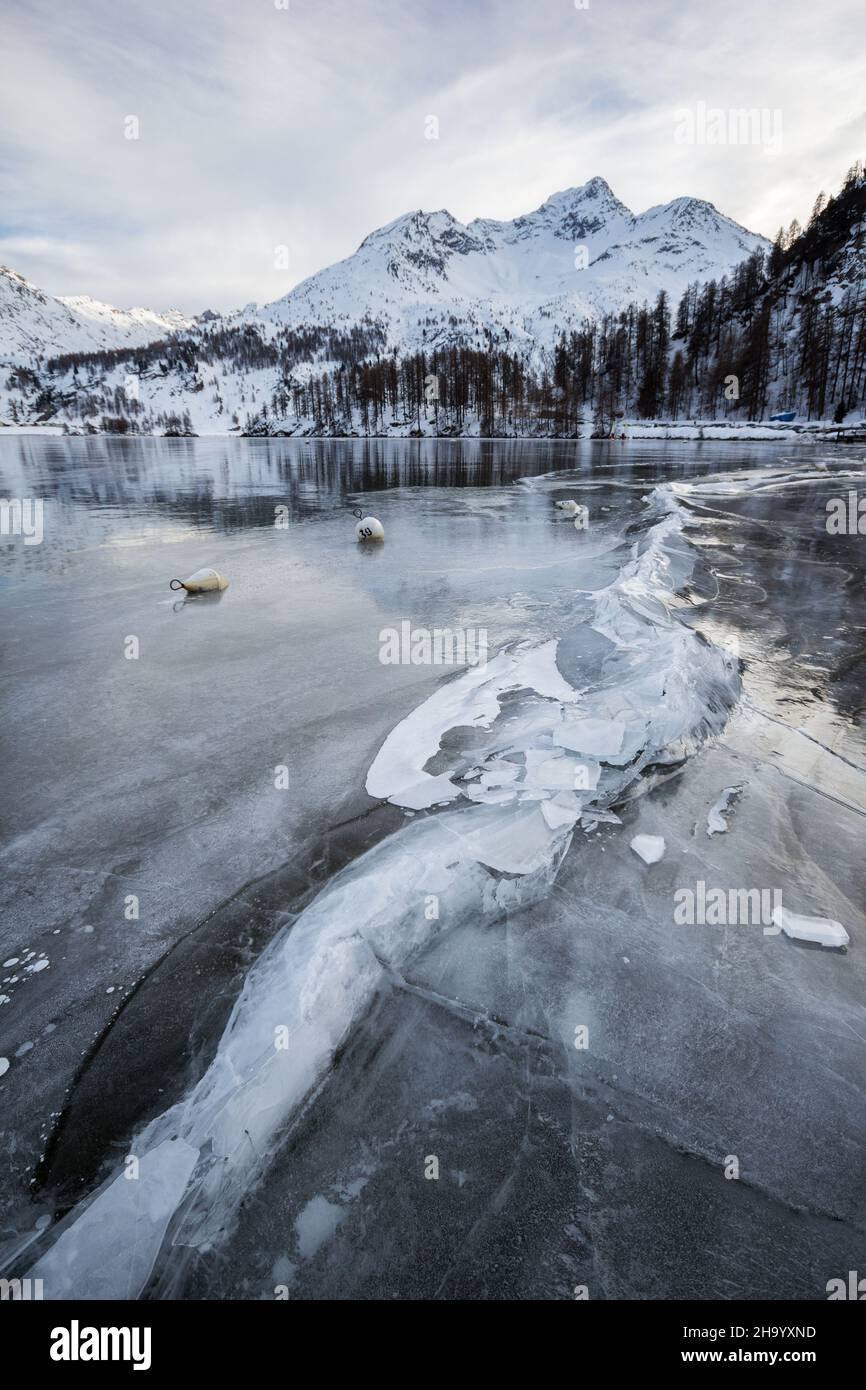 Lakeside with curvy Omiwatari, which is a phenomenon when two ice ...
