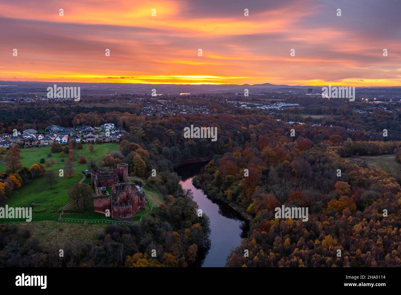 Bothwell Castle Sunrise, Bothwell, Scotland, UK Stock Photo - Alamy