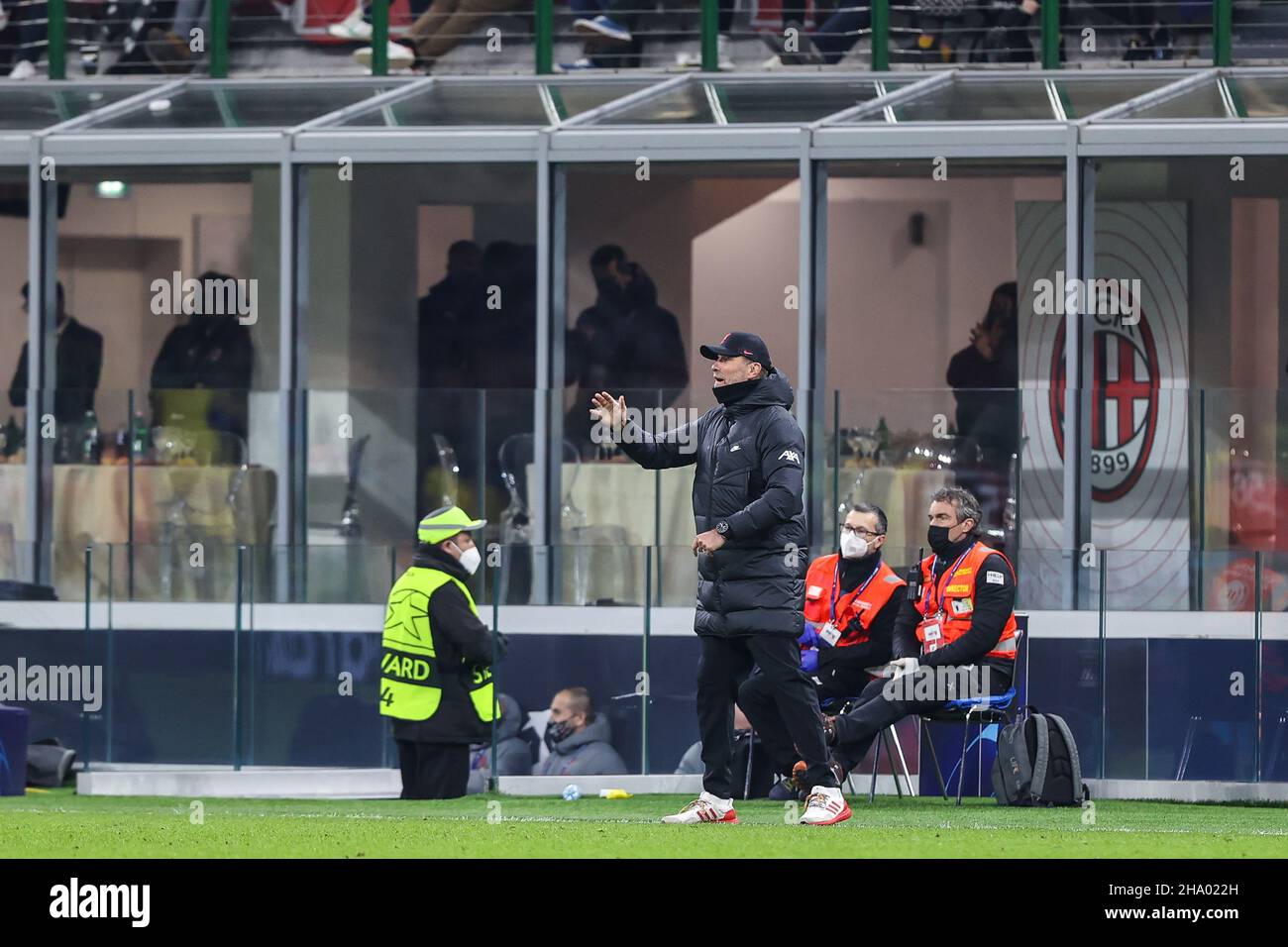 Jurgen Klopp Head Coach of Liverpool FC reacts from the bench during ...