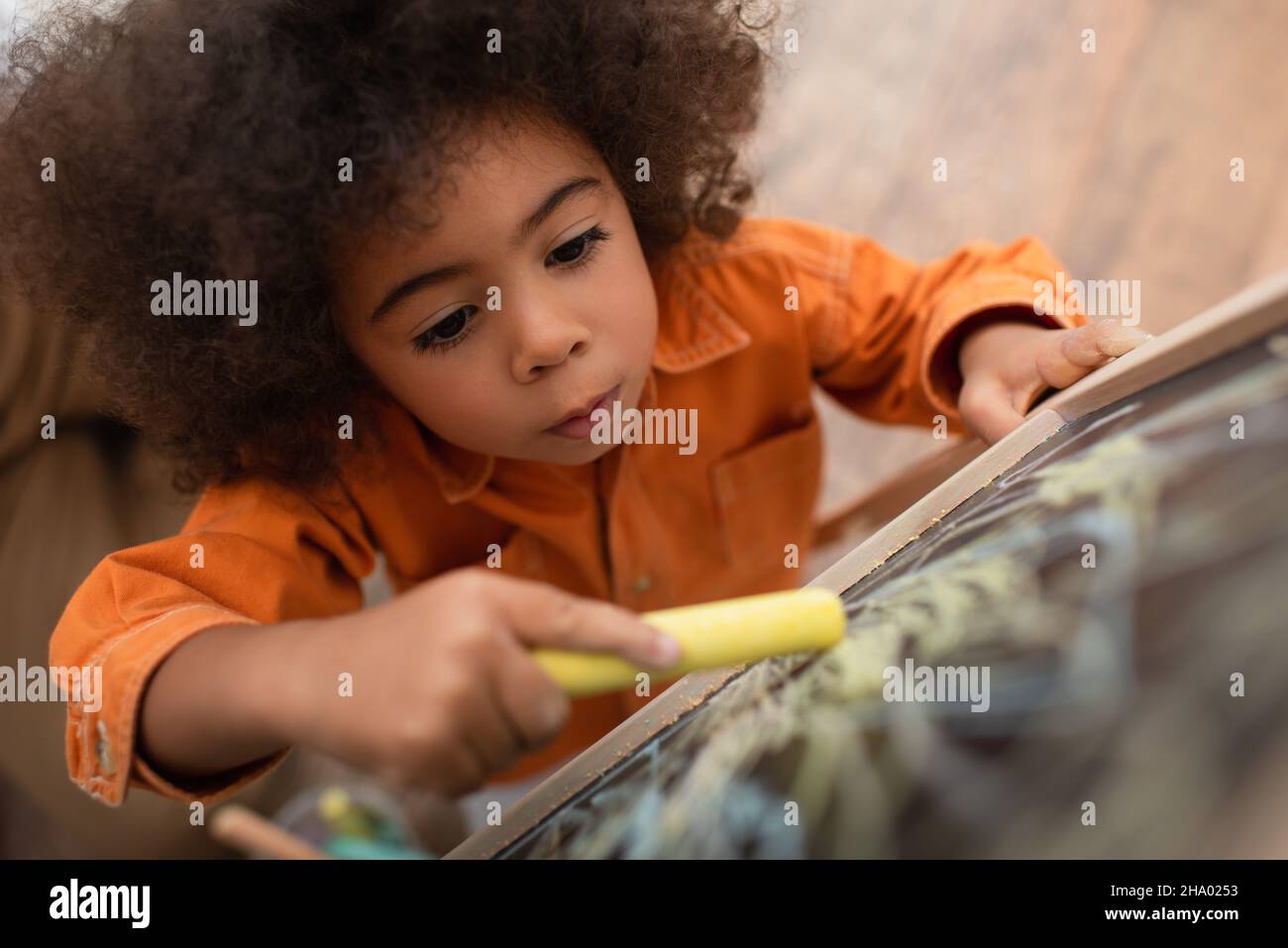 African child drawing hi-res stock photography and images - Alamy