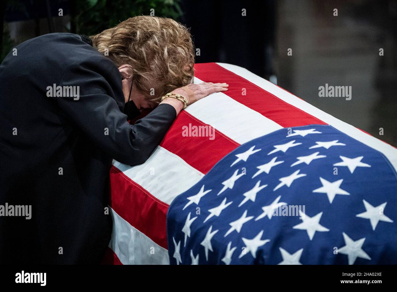 WASHINGTON, DC - DECEMBER 9: Former Sen. Elizabeth Dole, rests her head ...