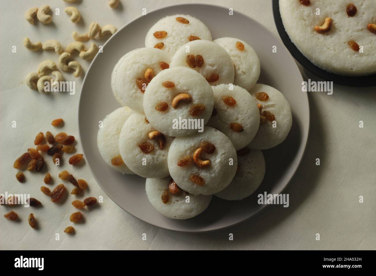 Idly shape idly mould hi-res stock photography and images - Alamy