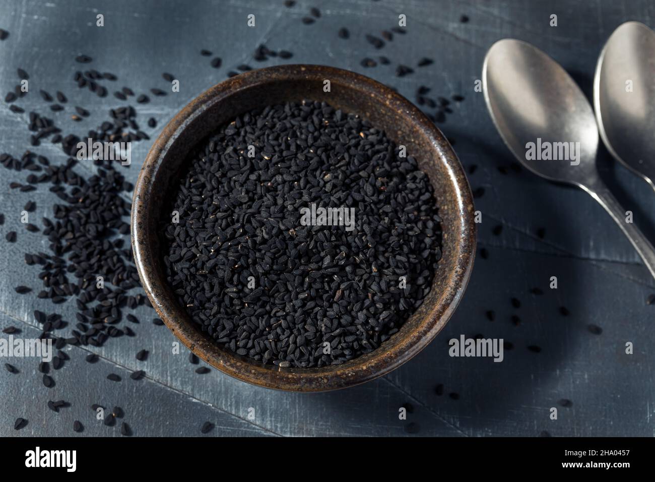 Raw Black Organic Charnushka Onion Seed Spice in a Bowl Stock Photo - Alamy