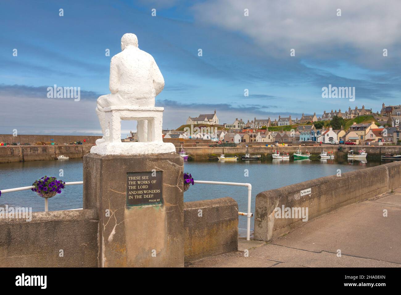 FINDOCHTY MORAY COAST SCOTLAND THE WHITE MAN OR MANNIE STATUE AND ...