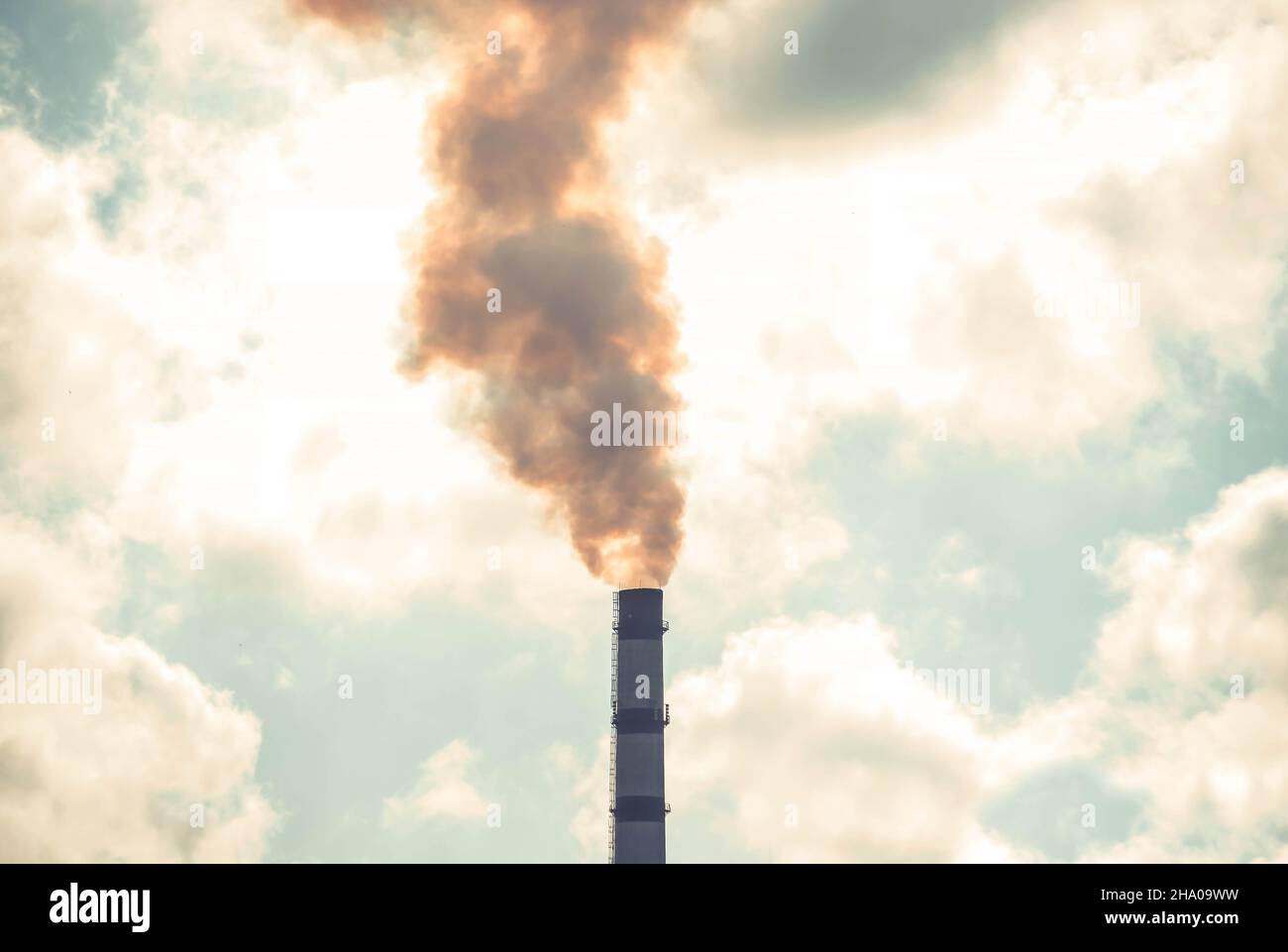Pillar of thick black smoke hi-res stock photography and images - Alamy