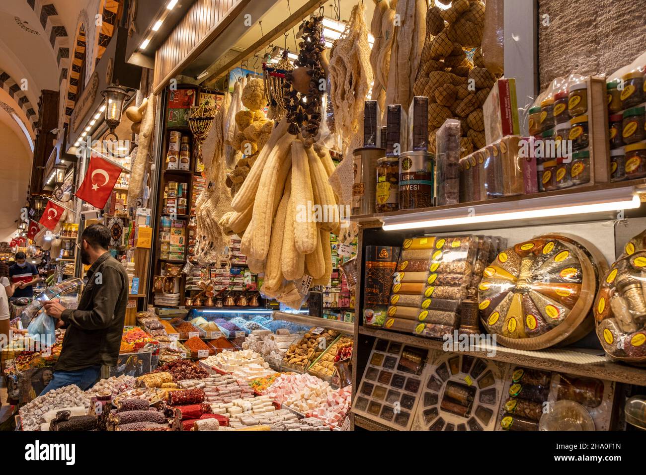 Turkish traditional spice bazaar in Istanbul Stock Photo - Alamy