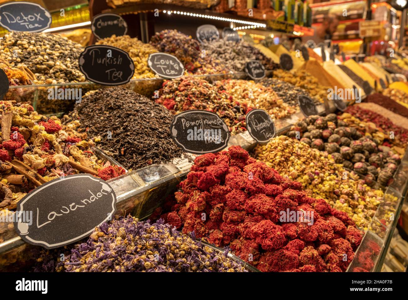 Turkish traditional spice bazaar in Istanbul Stock Photo - Alamy