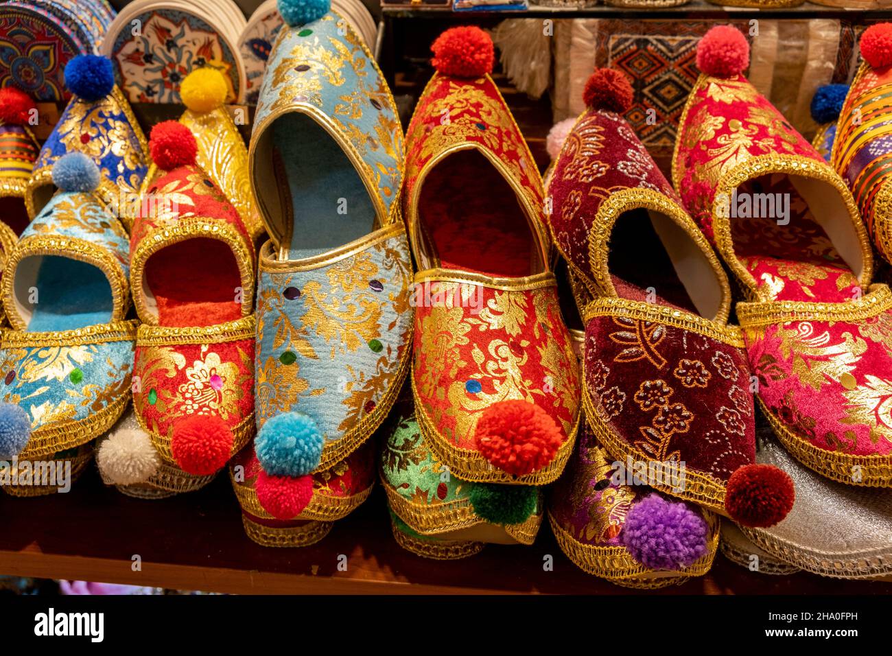 Turkish traditional spice bazaar in Istanbul Stock Photo - Alamy