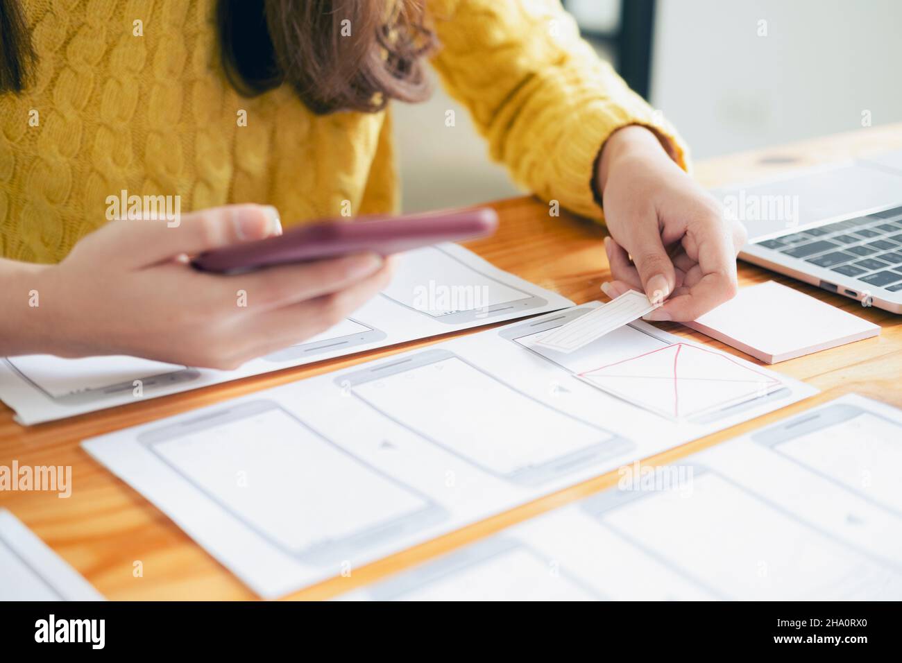 Mobile software ui hi-res stock photography and images - Alamy