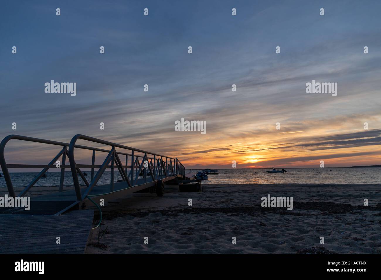 Beach dock nantucket hi-res stock photography and images - Alamy