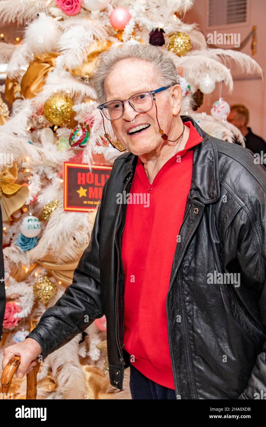 Los Angeles, USA. 08th Dec, 2021. Hank Garrett attends A Very Special ...