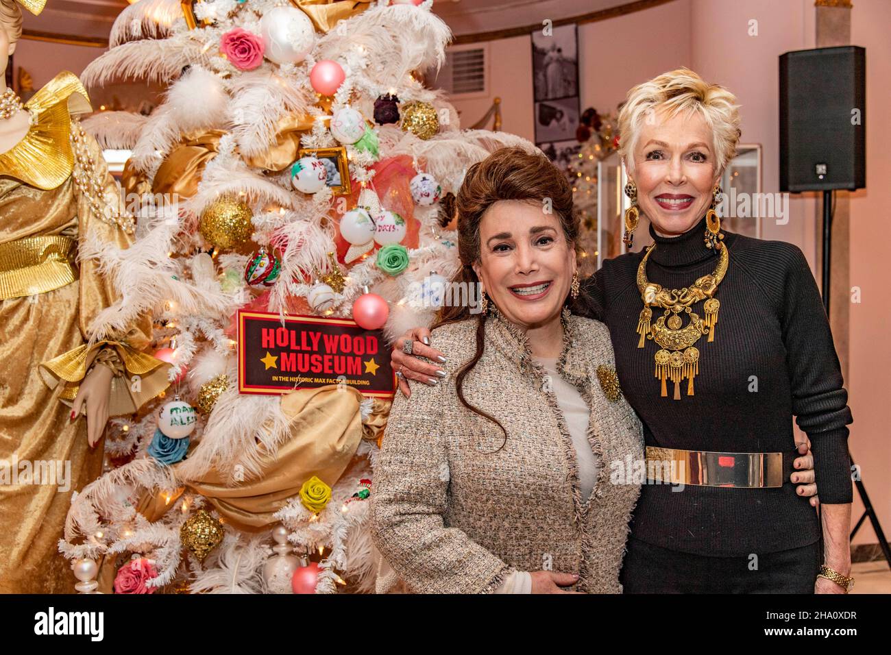 Los Angeles, USA. 08th Dec, 2021. Donelle Dadigan, Jan Daley attend A ...