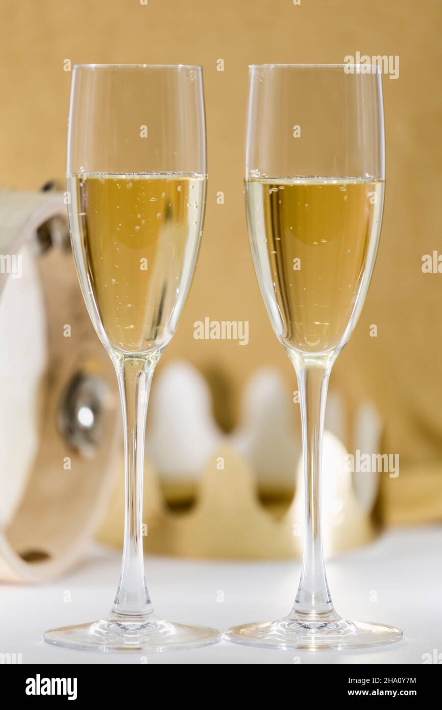 Gold stemware hi-res stock photography and images - Alamy