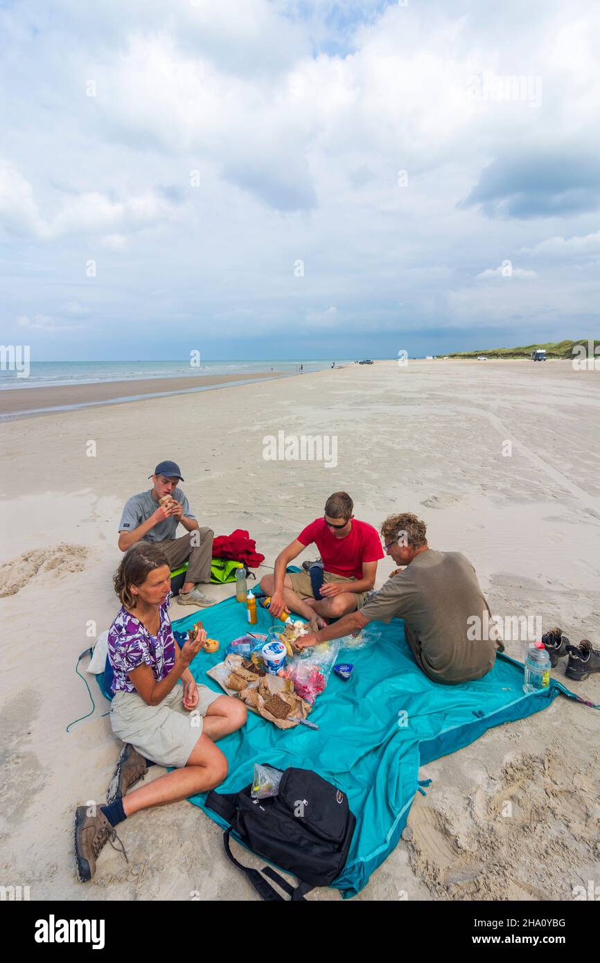 Hjoerring: sea, beach, family at picnic, in Hirtshals, Jylland, Jutland ...