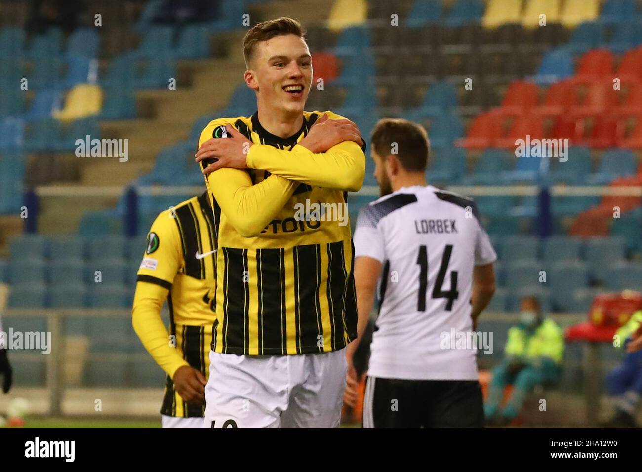 ARNHEM, NETHERLANDS - DECEMBER 9: Daan Huisman of Vitesse celebrating ...