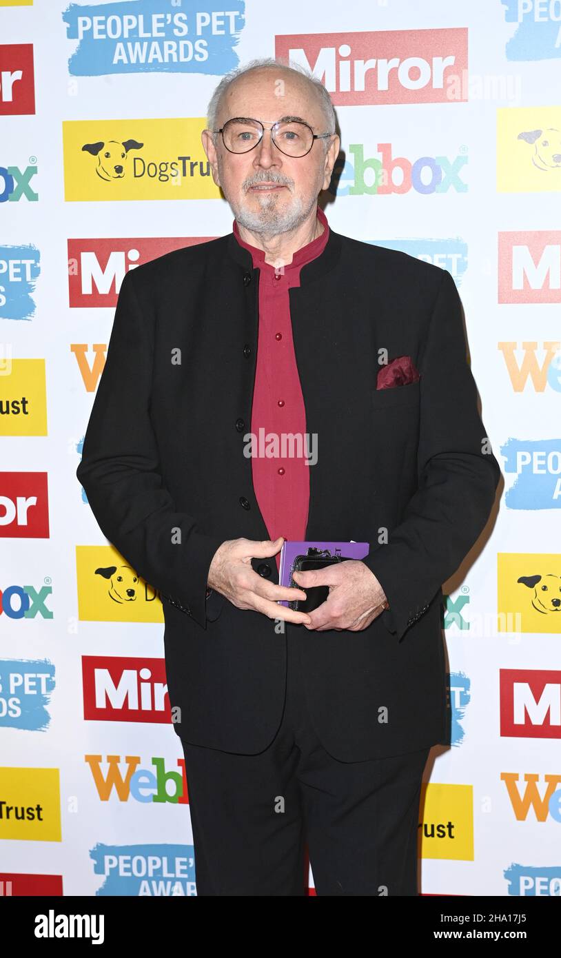 Photo Must Be Credited ©Alpha Press 079965 09/12/2021 Peter Egan Mirror ...