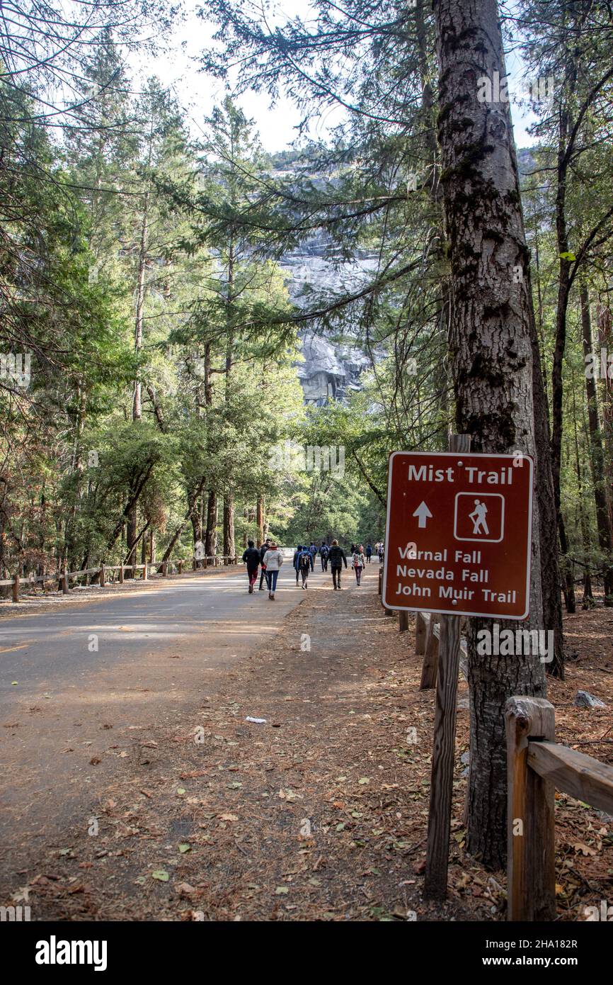The Valley Loop Trail in Yosemite Valley in California Stock Photo - Alamy