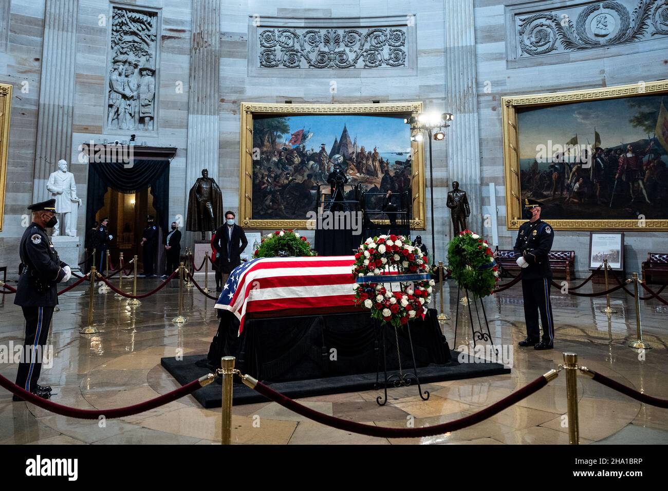 Washington, United States. 09th Dec, 2021. The casket of former Senator ...