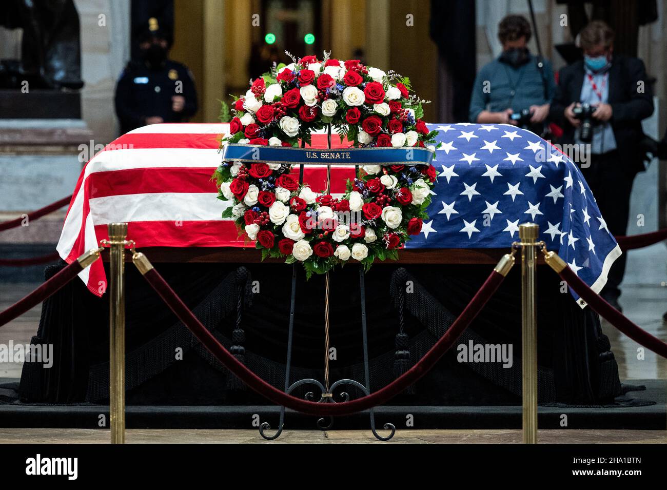 Washington, United States. 09th Dec, 2021. The casket of former Senator ...
