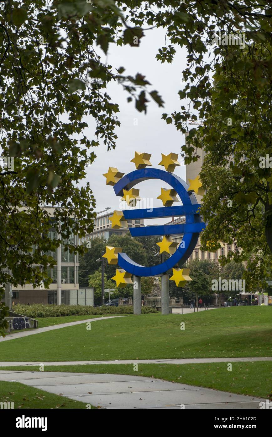 Euro symbol statue in Frankfurt, Germany Stock Photo - Alamy