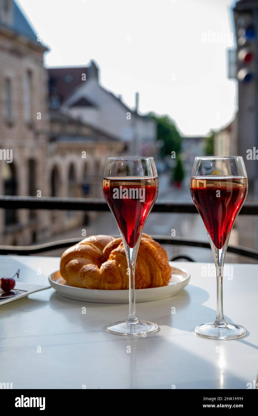 Kir royale champagne cocktail hi-res stock photography and images - Alamy