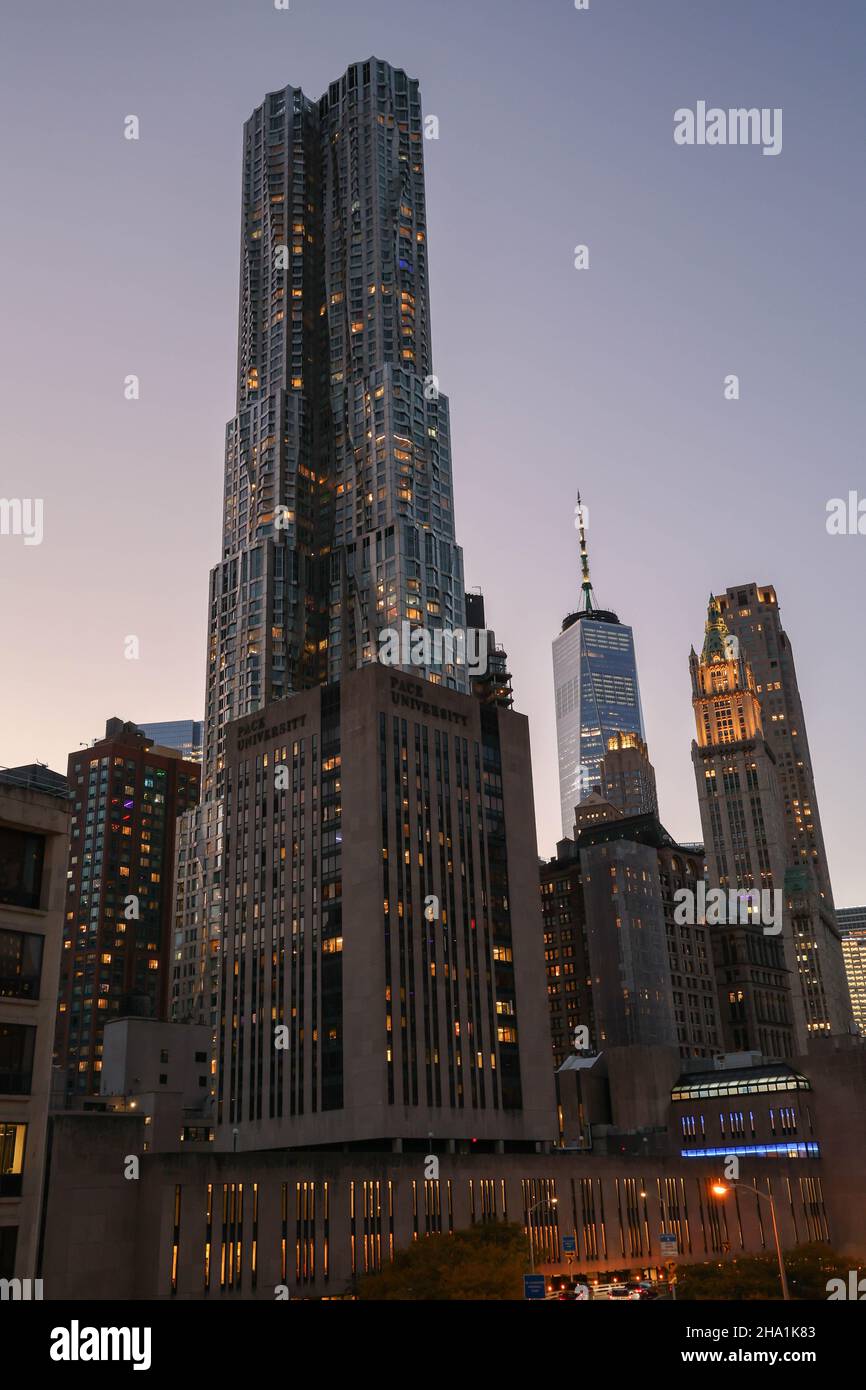 Manhattan skyline at dusk Stock Photo - Alamy