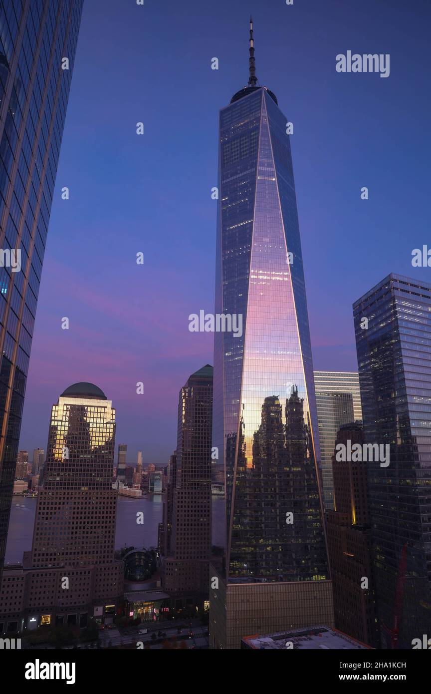 World trade center attack 2001 towers hi-res stock photography and ...
