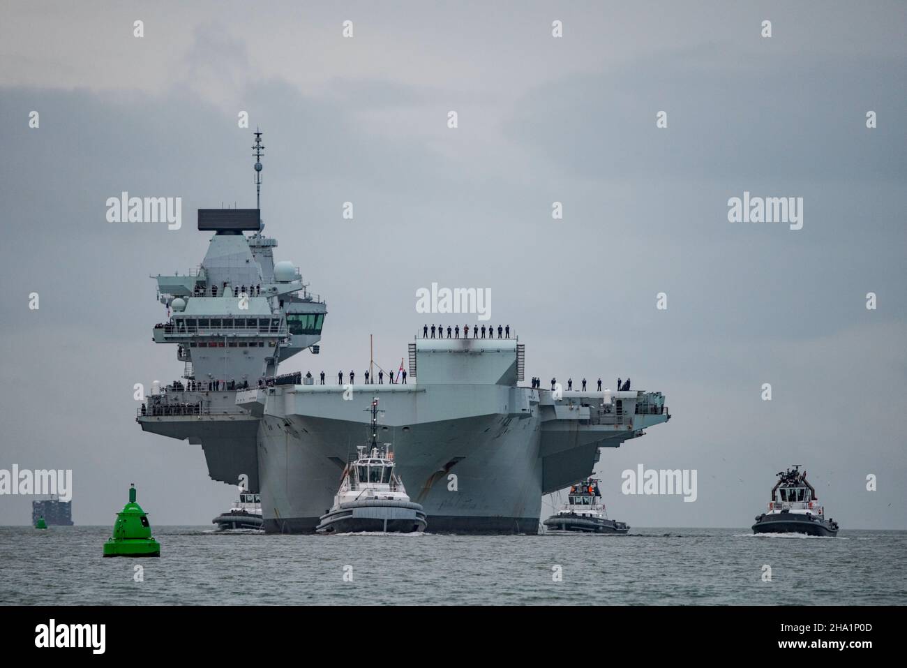 HMS Queen Elizabeth (R08) returned to Portsmouth, UK on the 9th ...
