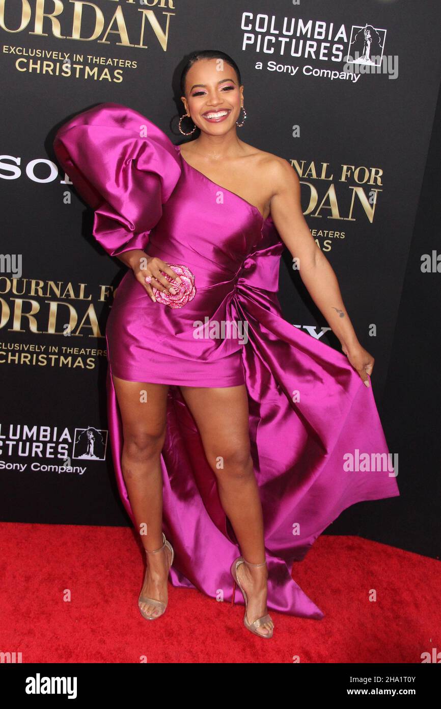 New York, NY, USA. 9th Dec, 2021. Chante Adams at the premiere of A ...