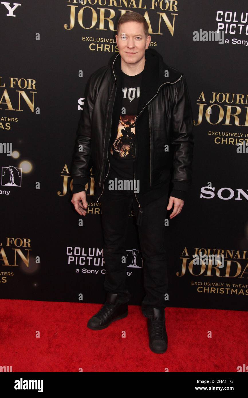 New York, NY, USA. 9th Dec, 2021. Joseph Sikora at the premiere of A ...