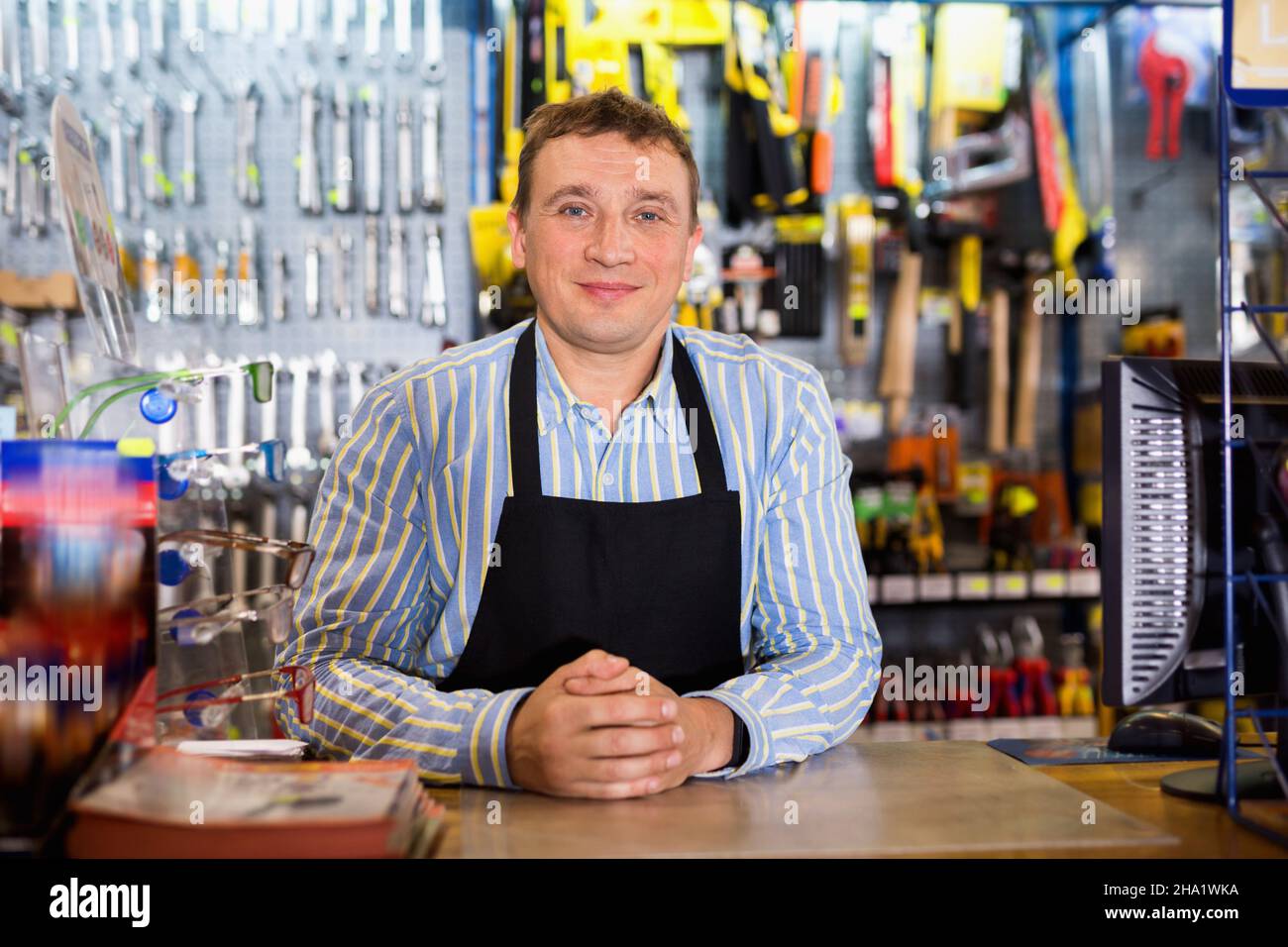 Hardware shop counter hi-res stock photography and images - Alamy