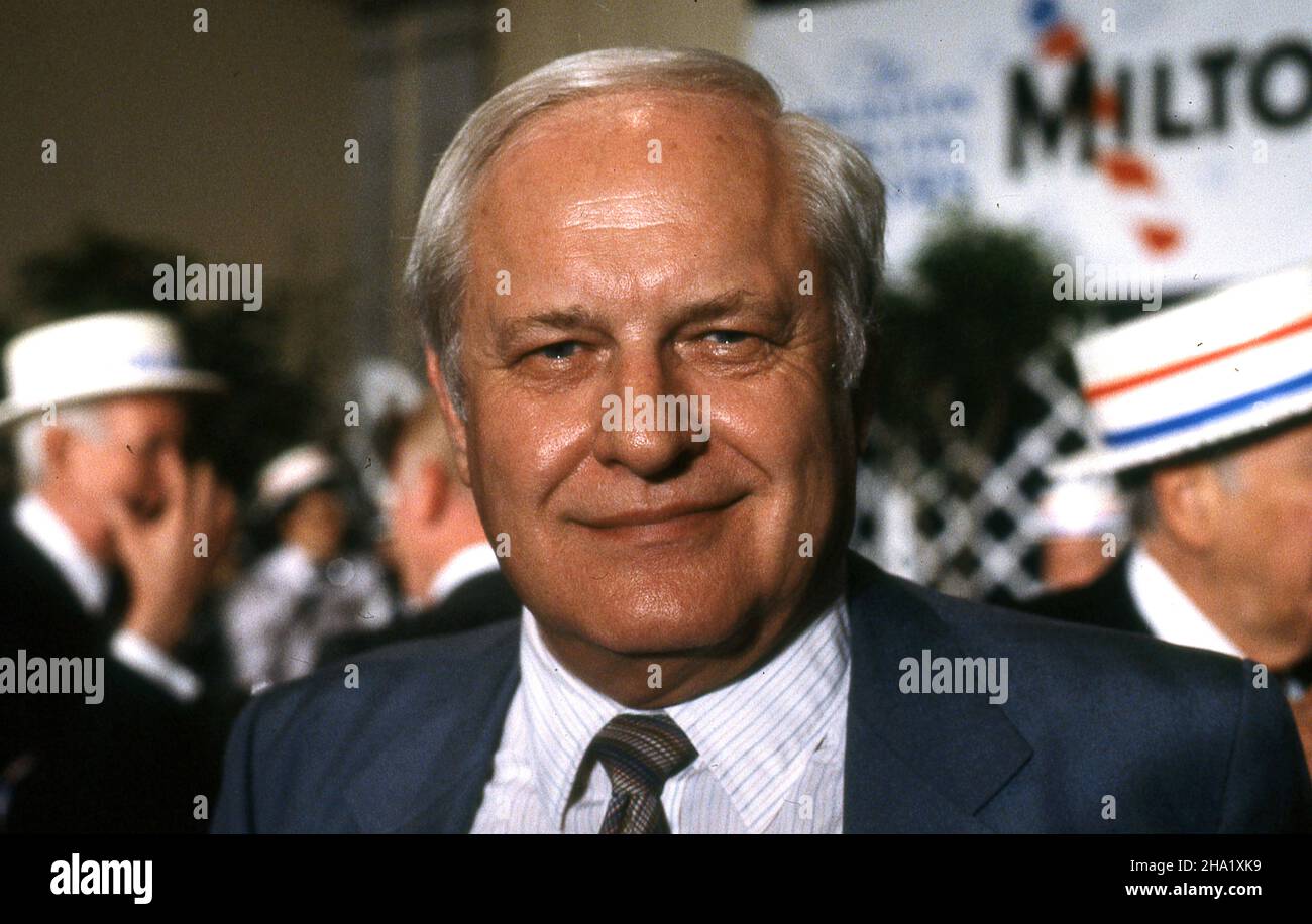 Jack Anderson at a campaign rally Photograph by Dennis Brack. bb80 ...
