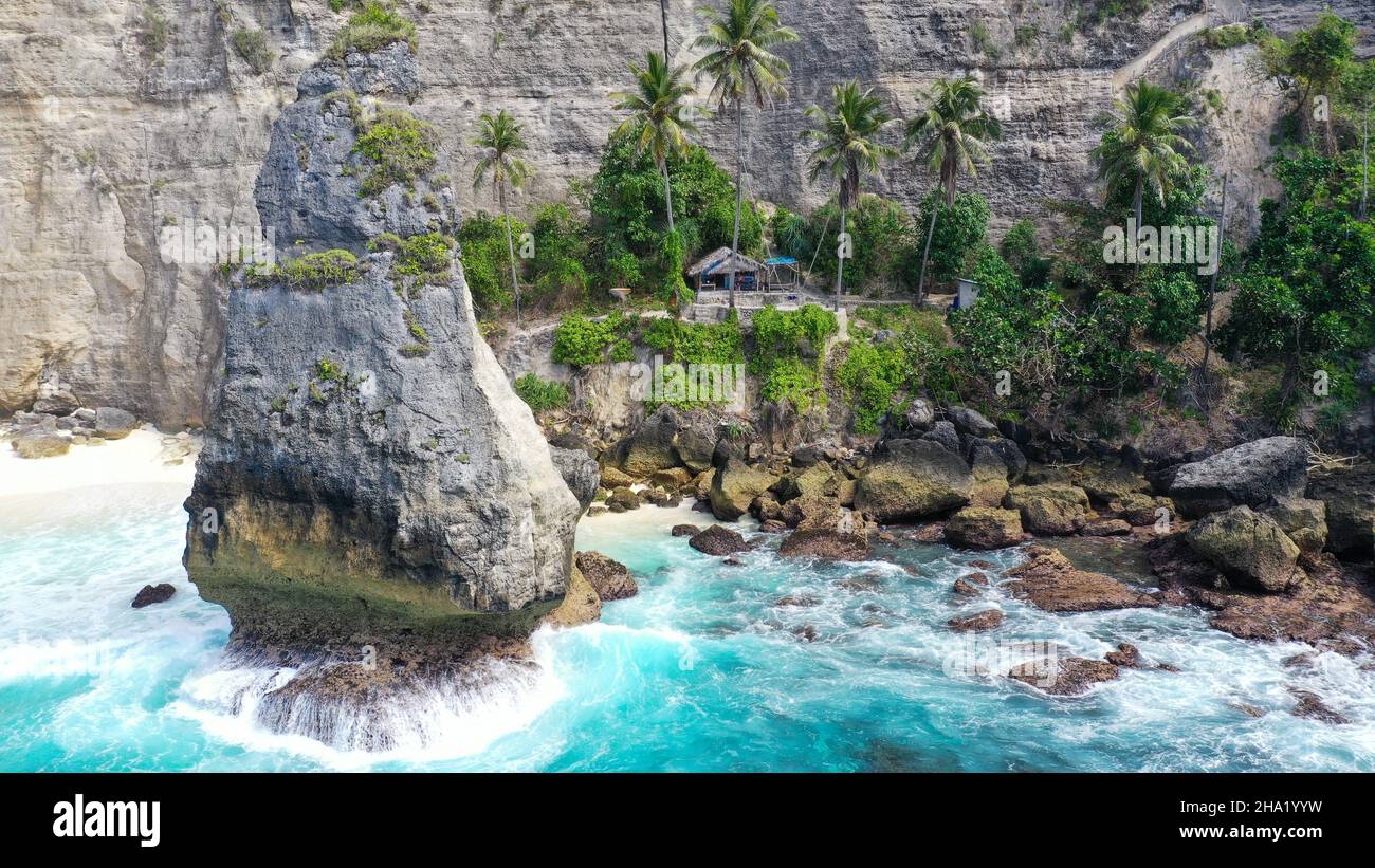 Beautiful exotic beach view from above, Diamond beach, aerial view Nusa ...
