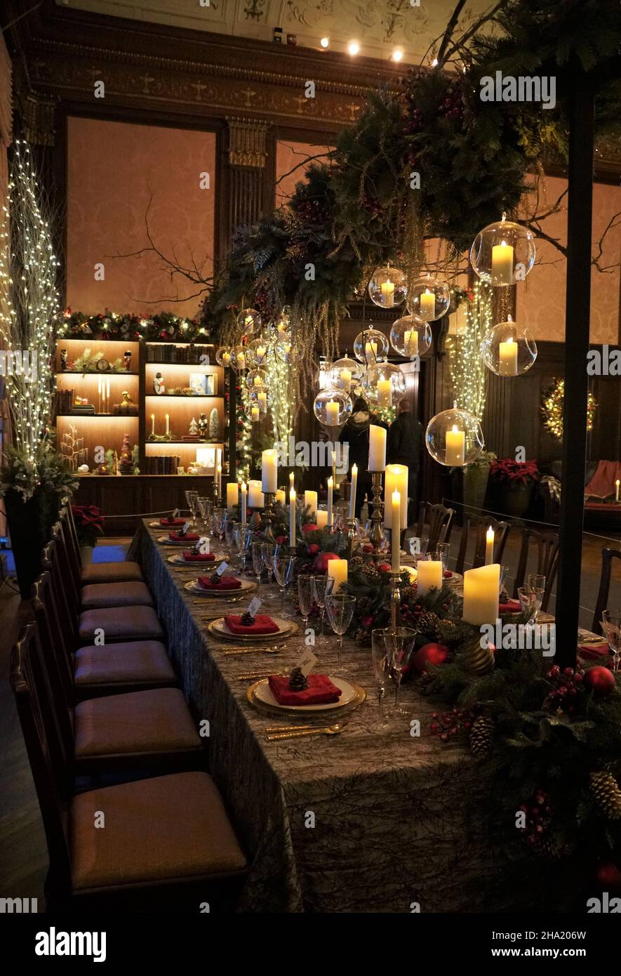 Beautiful dinner table hi-res stock photography and images - Alamy