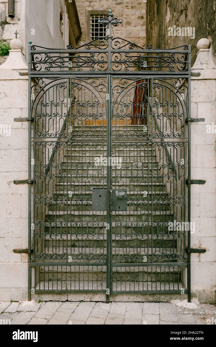 Gothic wrought iron fence gate hi-res stock photography and images - Alamy